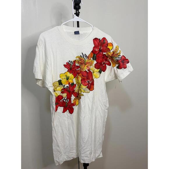 Tops | Vintage Bvd White Floral Graphic Tshirt L Painted Lily Flowers ...